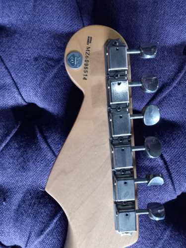 2006 Fender Deluxe Power Stratocaster Blonde > Guitars Electric Solid ...