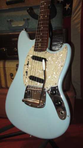 2007 Fender Mustang Daphne Blue > Guitars Electric Solid Body ...