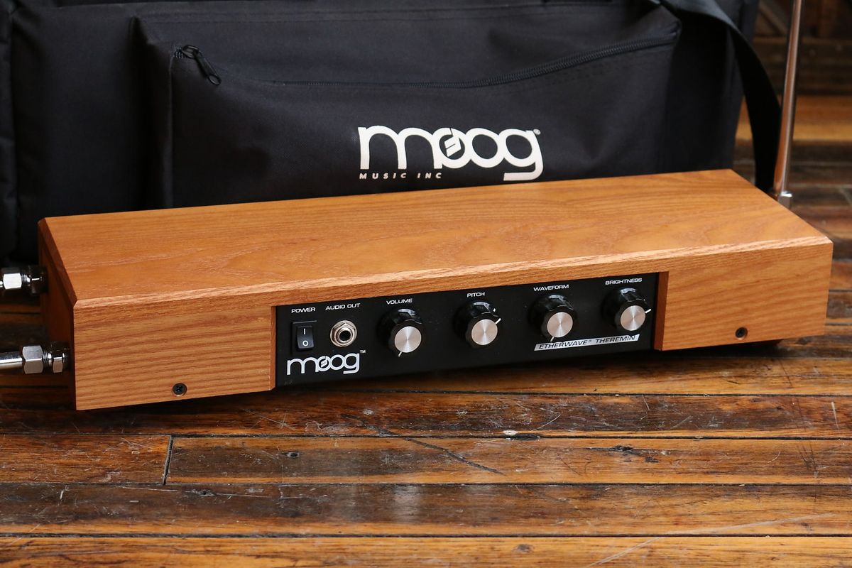 2009 Moog Etherwave Standard Theremin Ash > Keyboards | Rock n Roll ...