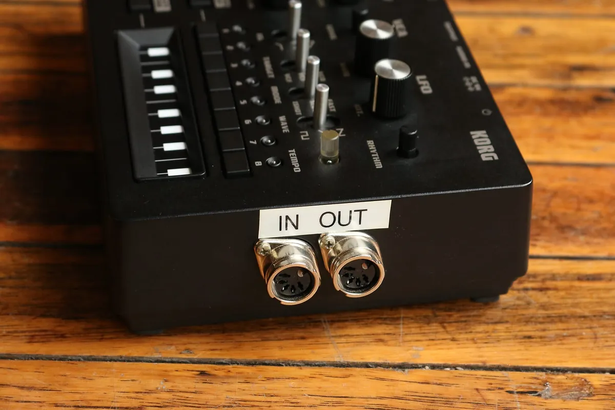 2011 Korg Monotribe Black > Keyboards | Rock n Roll Vintage Guitars