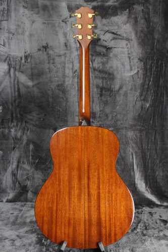 2013 Taylor 518 > Guitars Acoustic | Empire Guitars RI