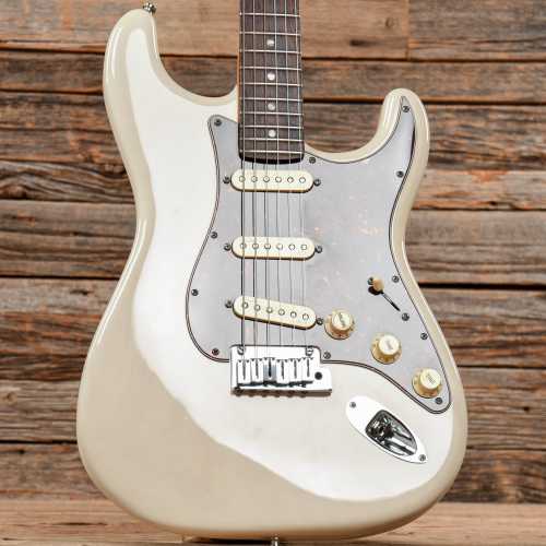 2015 Fender Stratocaster American Deluxe Stratocaster Fender ...