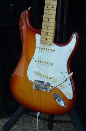 2015 Fender Stratocaster Sienna Sunburst > Guitars Electric Solid Body ...