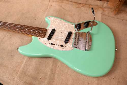 2017 Fender '60's Reissue Mustang MIJ Seafoam Green > Guitars Electric ...