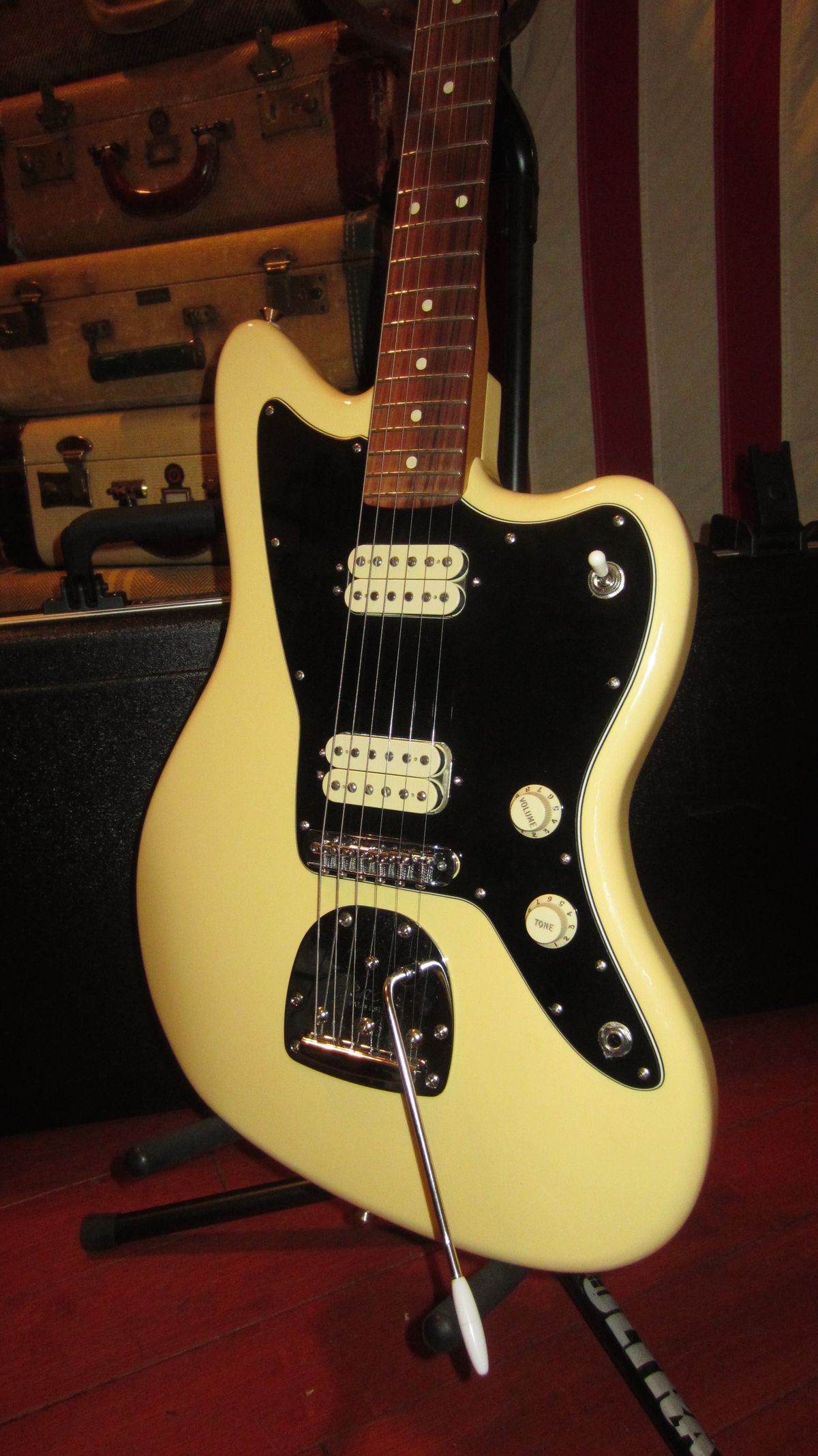 2018 Fender Players Series Jazzmaster HH Buttercream > Guitars Electric ...