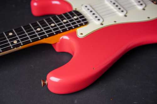 2019 Fender Stratocaster Fiesta Red > Guitars Electric Solid Body ...