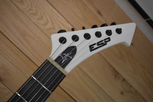 2025 ESP Snakebyte Snow White > Guitars Electric Solid Body | The Loft ...