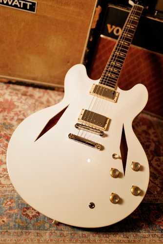 2025 Gibson DG 335 DAVE GROHL Alpine White > Guitars Electric Solid ...
