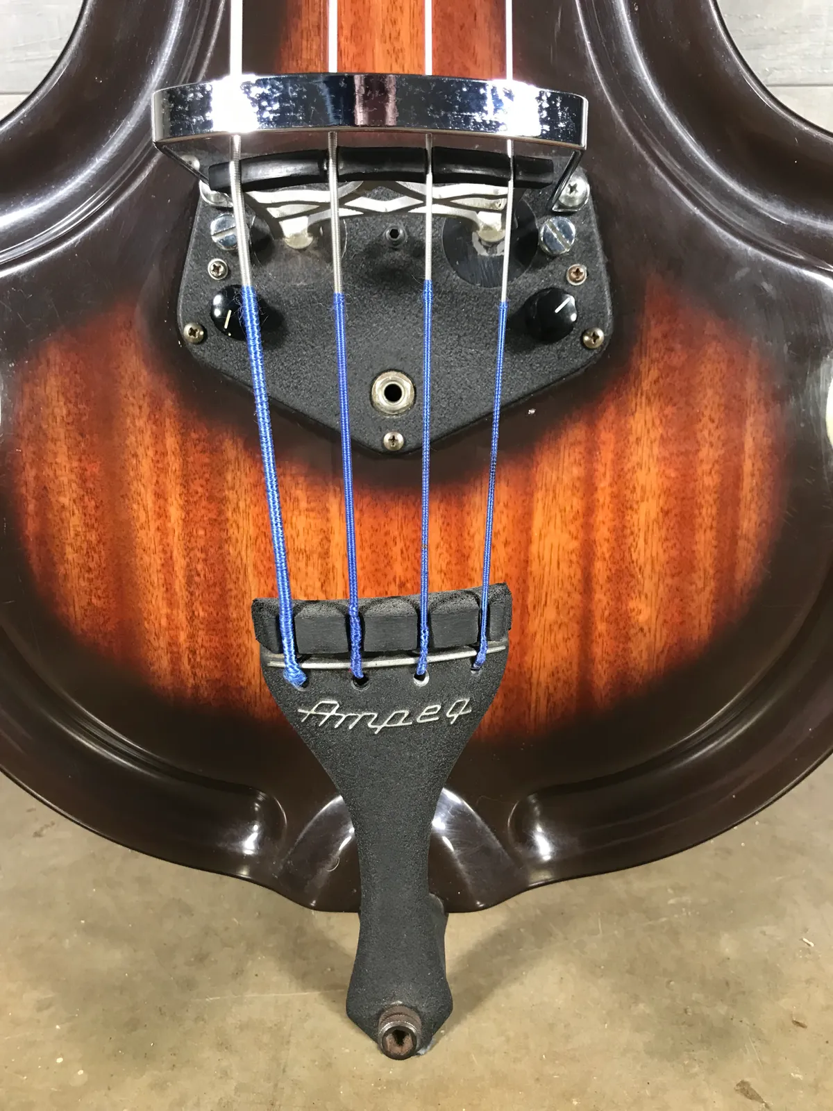 1965 Ampeg Baby Bass Sunburst > Guitars Upright Bass | SS Vintage