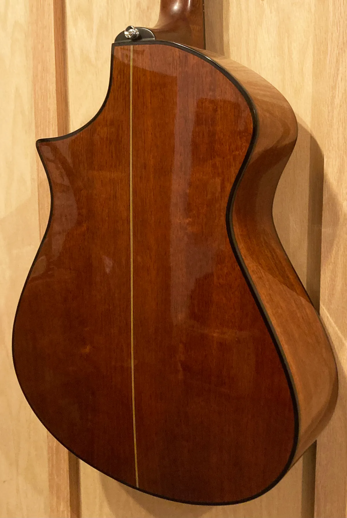 Veillette Avante Baritone > Guitars Flattop Electric & Acoustic ...