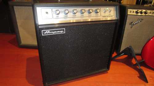 2015 Ampeg GVT15-112 Tube Combo Amp Black & Silver > Amps & Preamps ...