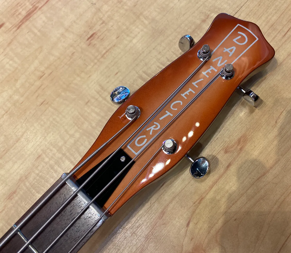 Danelectro Longhorn Bass Guitar Copper Burst > Guitars Bass | Andy ...