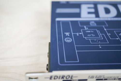 Edirol UM-880 USB MIDI Interface/ Patcher > Recording Equipment | A ...