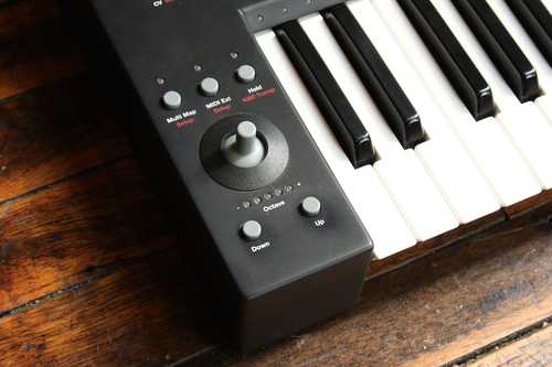 Elektron Analog Keys Synth > Keyboards | Rock n Roll Vintage Guitars