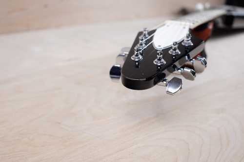 ESP V Guitar Black > Guitars Electric Solid Body | A Flash Flood of Gear