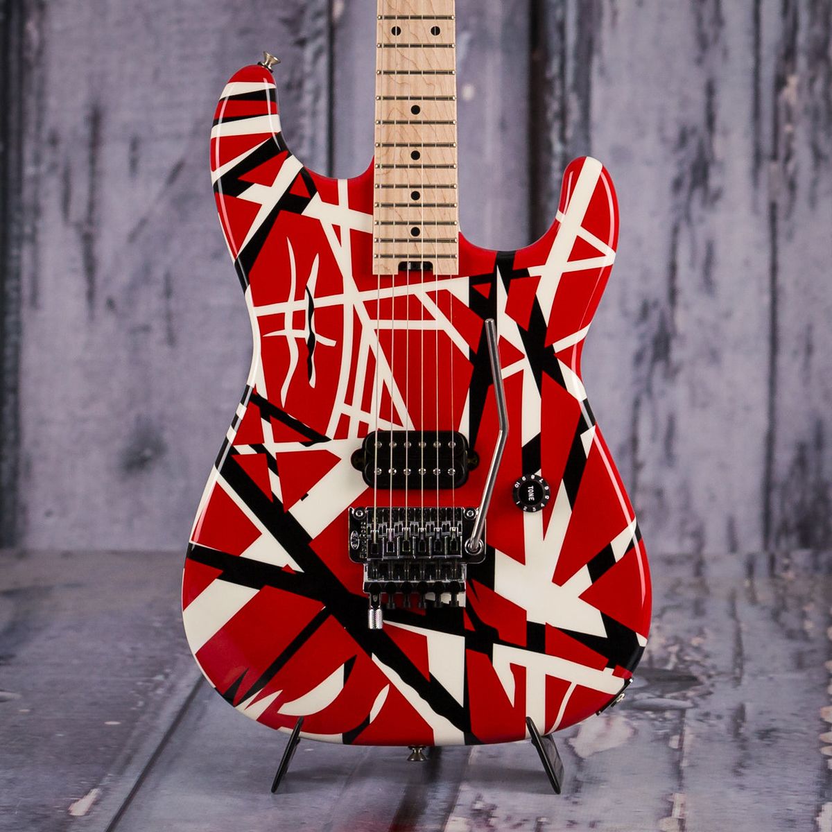 EVH Striped Series RedBlack > Guitars Electric Solid Body | Replay ...