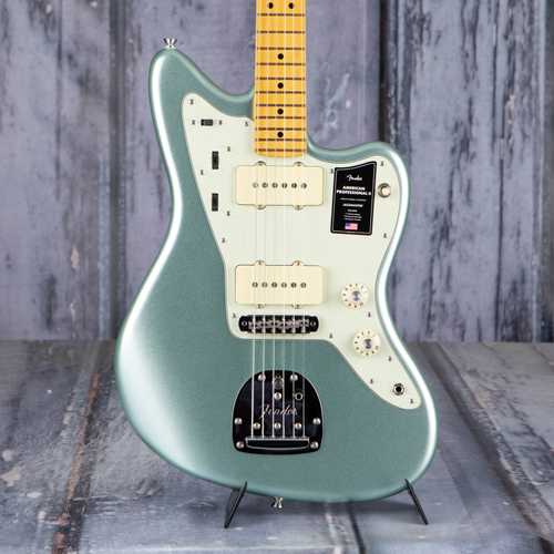 ARCHIVED Fender Green > Guitars Electric Solid Body | Replay Guitar ...