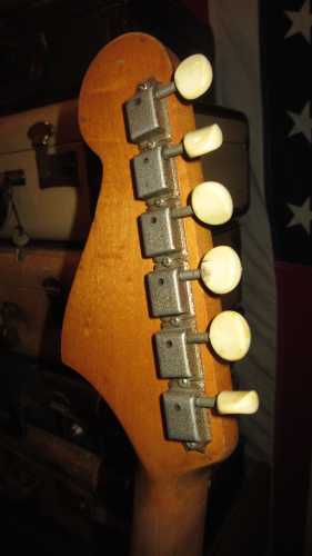 1965 Fender Duo-Sonic II Natural > Guitars Electric Solid Body ...