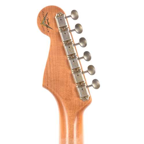 Fender Stratocaster Brown Aged Desert Sand > Guitars Electric Solid ...