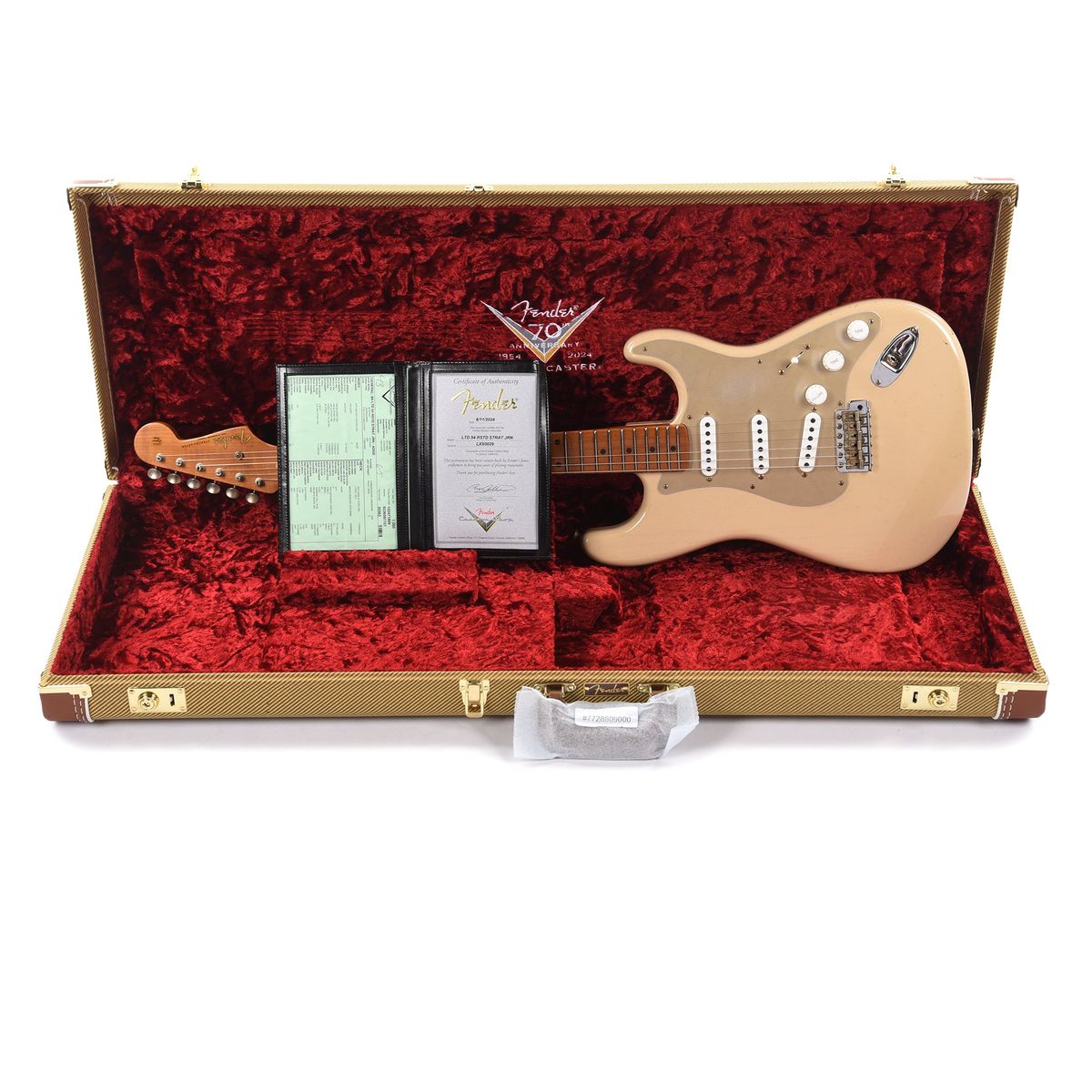 Fender Stratocaster Brown Aged Desert Sand > Guitars Electric Solid ...