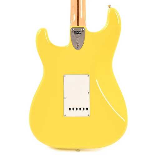 Fender Stratocaster Yellow Monaco Yellow > Guitars Electric Solid Body ...