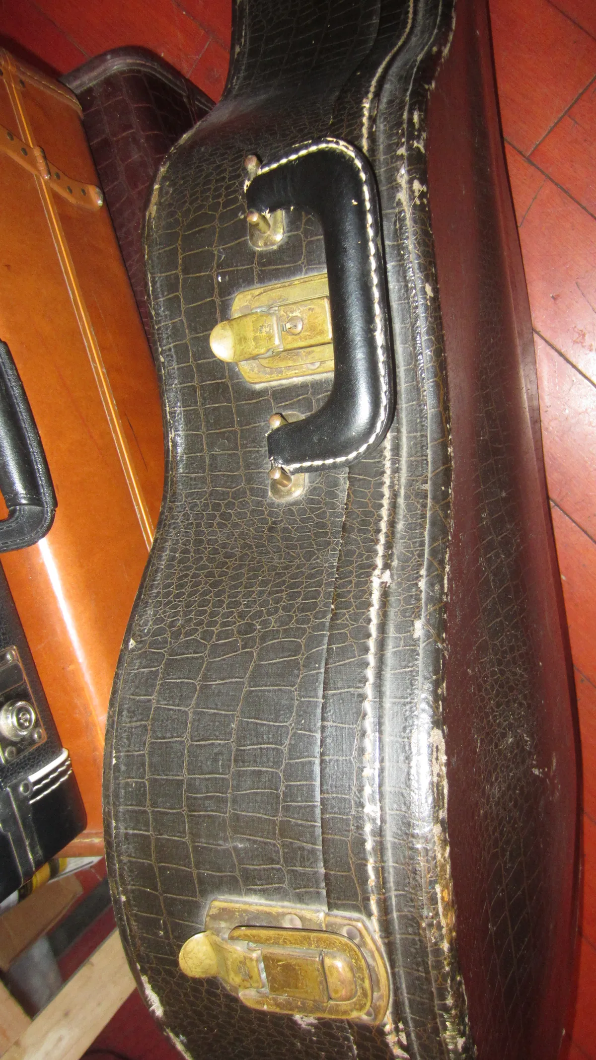 1940 Gretsch 17 1/2 inch Acoustic Artchtop Guitar Case Faux Alligator ...