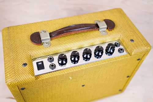 Guyatone GT 100 Combo Amplifier Yellow > Amps & Preamps | A Flash Flood ...