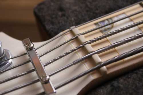 Lakland 5502 White Pearl > Guitars Bass | Rock n Roll Vintage Guitars