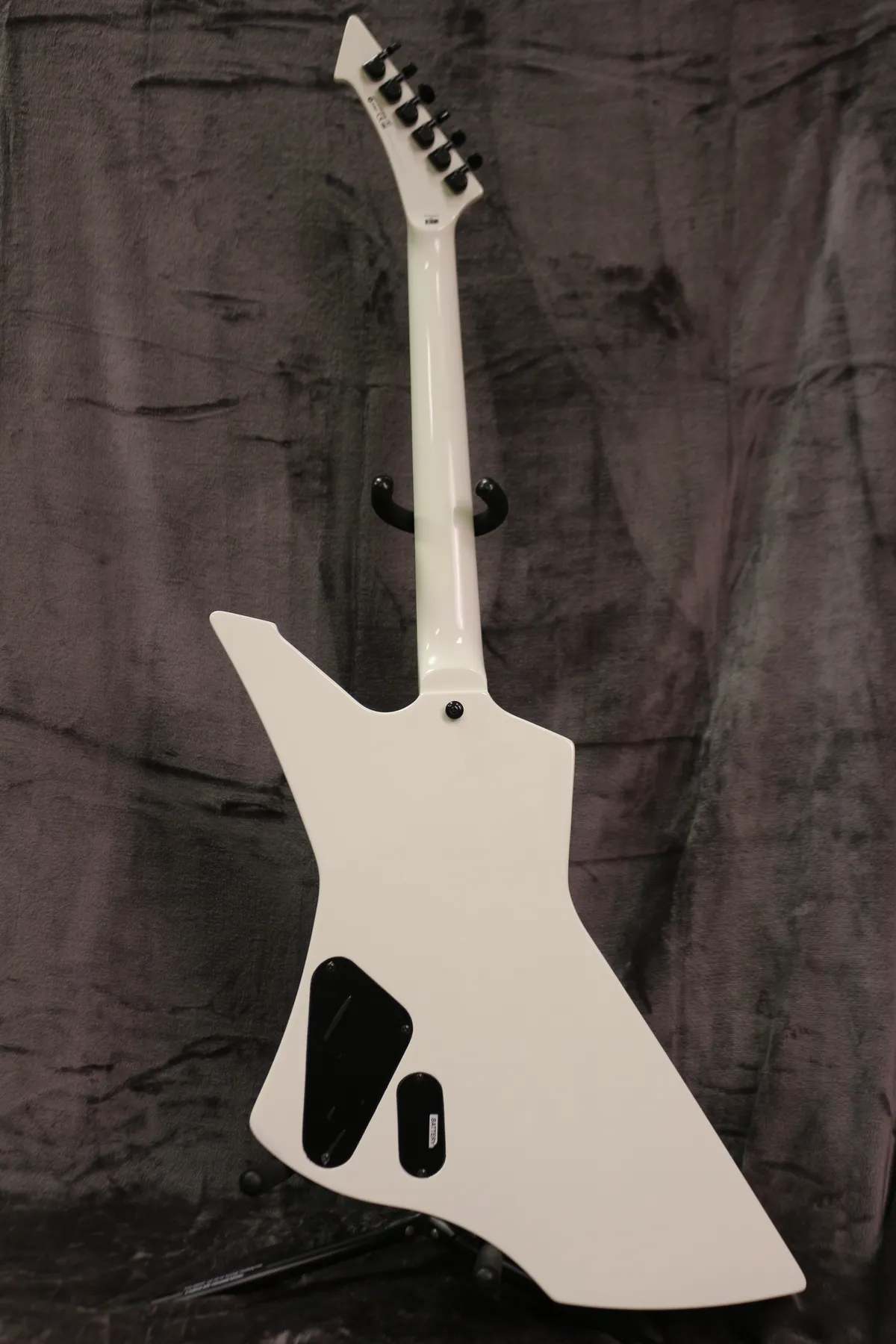 LTD SnakeByte Snow White > Guitars Electric Solid Body | Empire Guitars RI