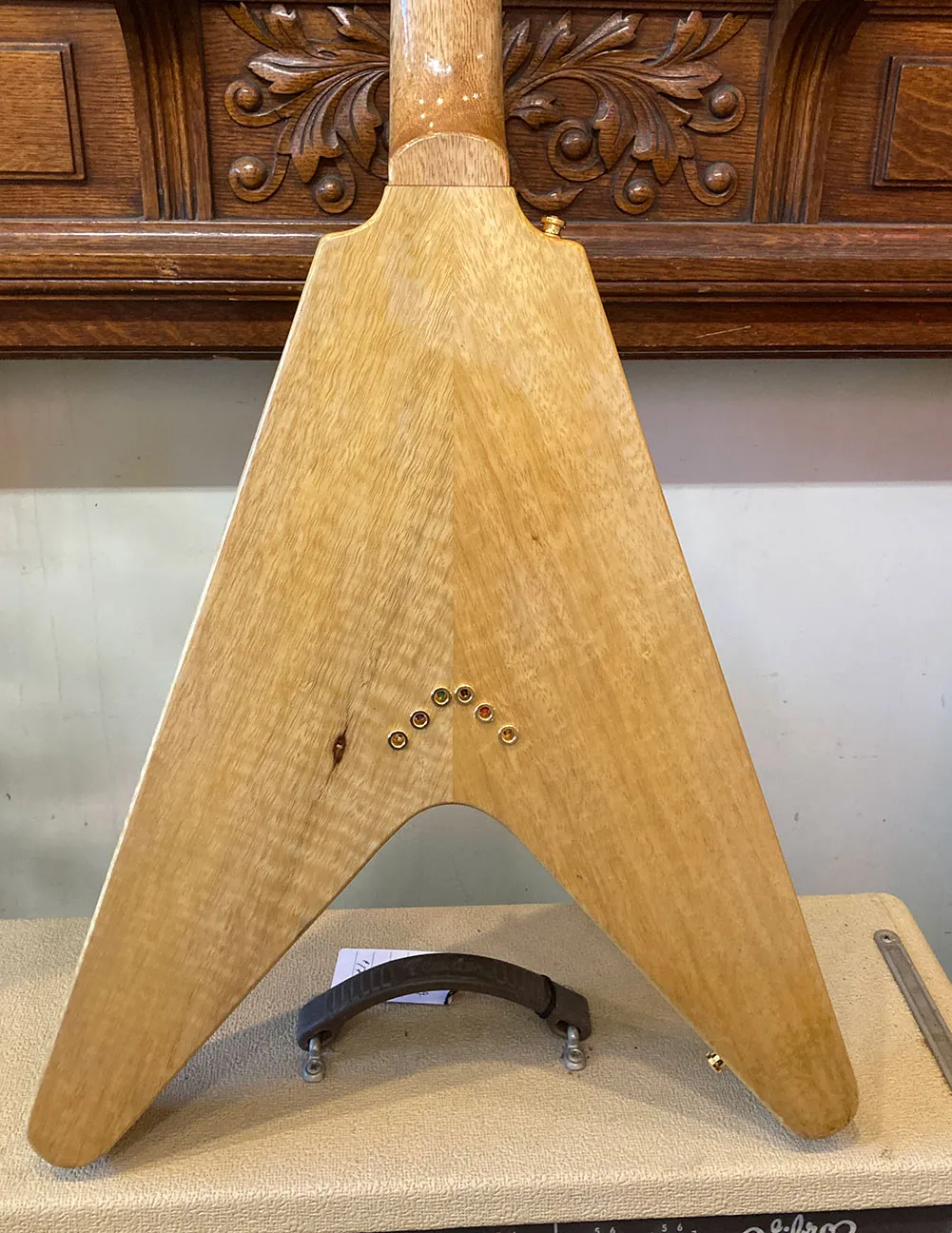 MONDELL Flying V Natural > Guitars Electric Solid Body | Lark Street Music