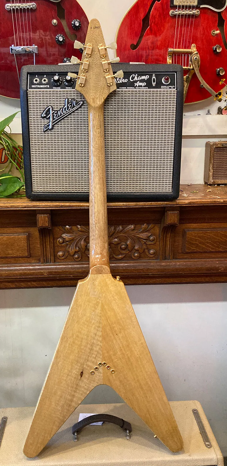 MONDELL Flying V Natural > Guitars Electric Solid Body | Lark Street Music
