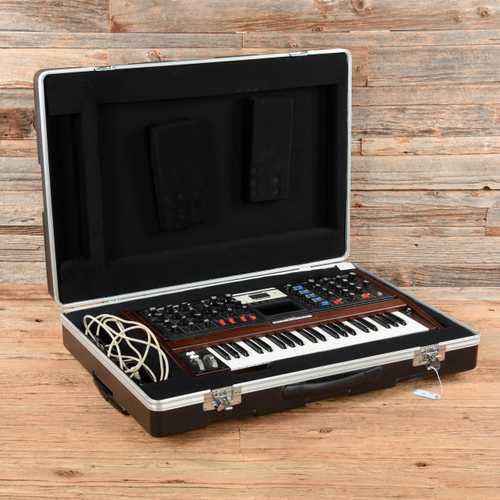 Moog Minimoog Voyager Select Series 44-Key Monophonic Synthesizer ...