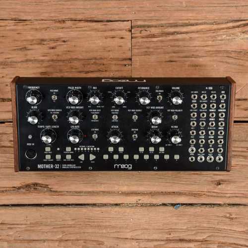 Moog Mother-32 Tabletop Semi-Modular Synthesizer Mother-32 Tabletop ...