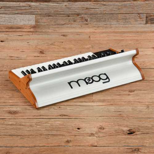 Moog Subsequent 37 Subsequent 37 > Keyboards | Chicago Music Exchange