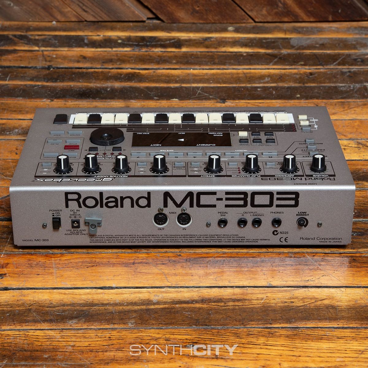 Roland MC-303 Groovebox Silver > Keyboards | Rock n Roll Vintage Guitars