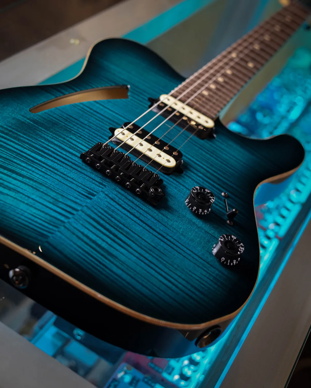 Suhr Modern T Custom Trans Teal Burst > Guitars Electric Solid Body ...
