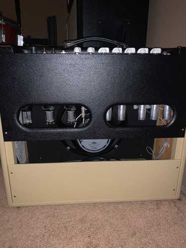 Victoria Silver Sonic Amp Tan/Black > Amps & Preamps | Groovy Guitar