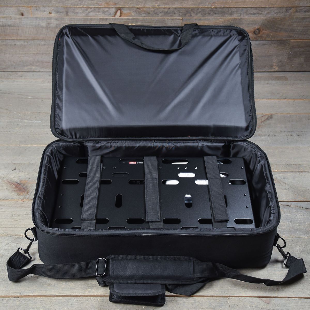 Voodoo Lab Dingbat Medium Pedalboard Power Package > Effects | Chicago ...