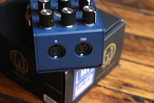 Walrus Audio M1 MAKO Series High Fidelity Modulation Machine > Effects ...