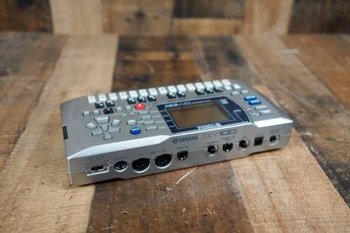 Yamaha QY100 Sequencer Silver > Accessories | A Flash Flood of Gear